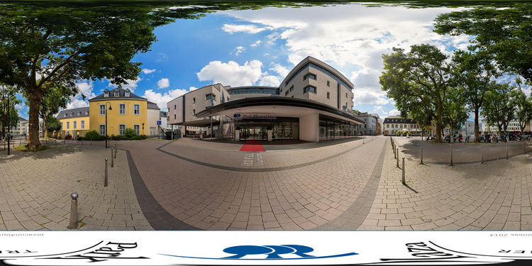 Hoteleingang am Tag - Park Plaza Trier - 360grad-team